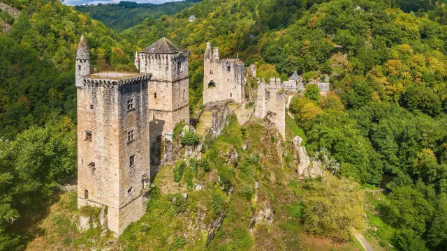 Les Tours de Merle, cité médiévale classée Monument Historique | Vallée ...